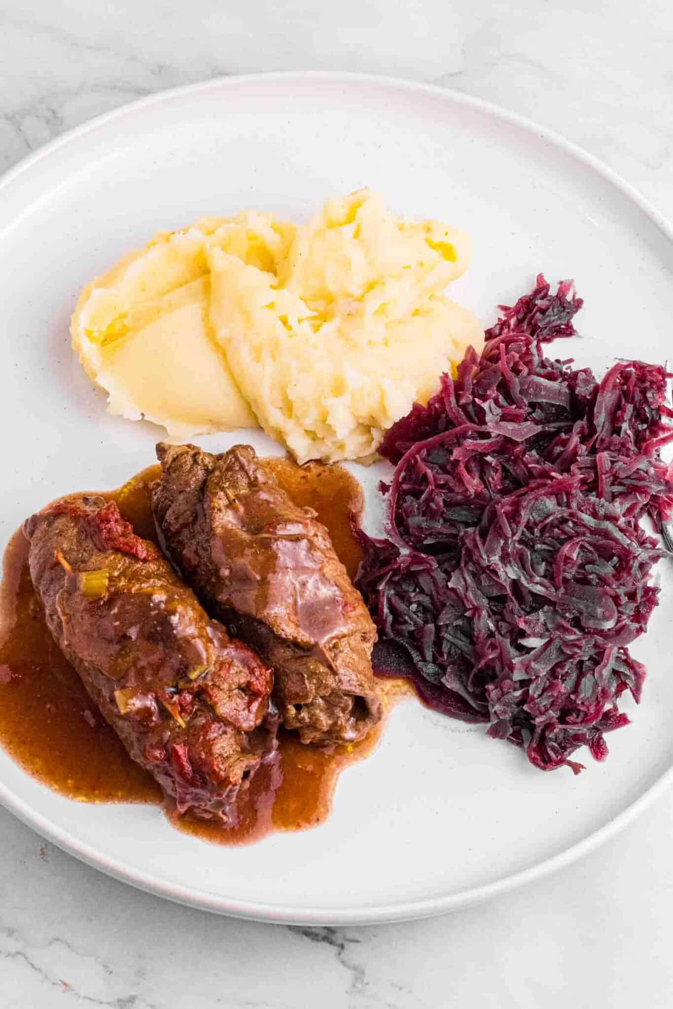 German Beef Rouladen – Rinderrouladen Rezept · Authentic German Recipes | Debbie's Kitchen Corner